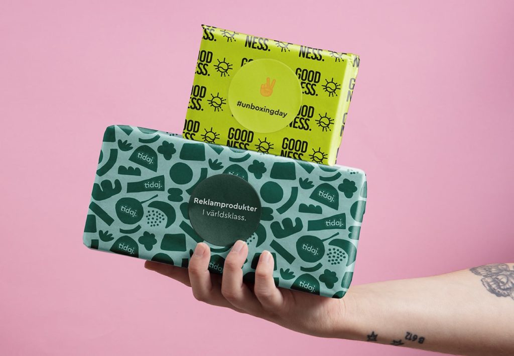 Designa & Köp Presentpapper med eget tryck | Fri frakt - Enklapack.se